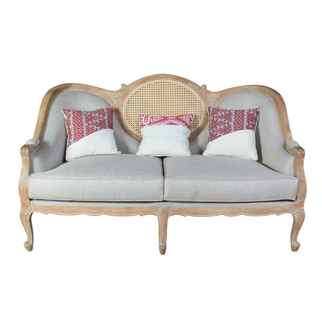 The Beauty of Traditional Furniture in Modern Homes